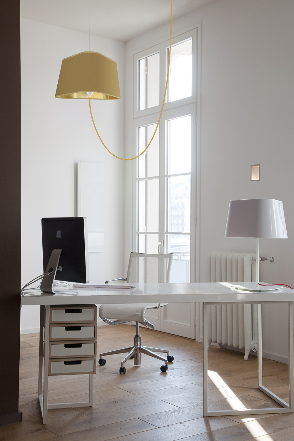 Decentred Pendant light Grand Nuage satin gold & gold French fixture