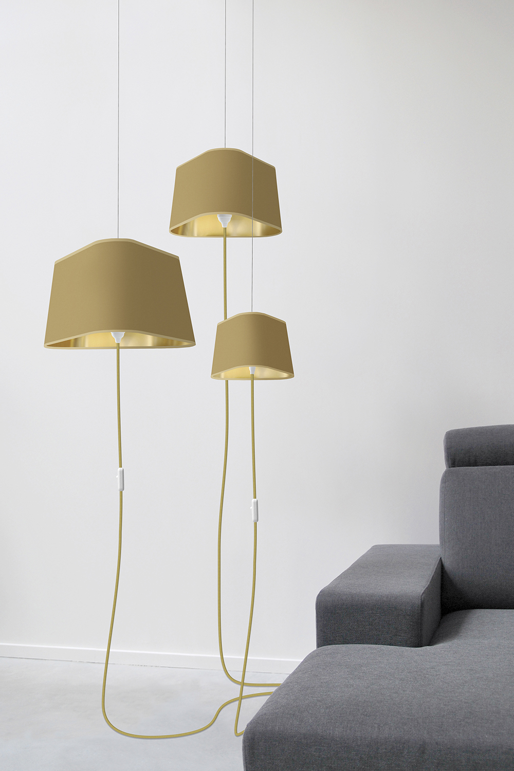 Nomadic Pendant Medium Nuage satin gold & gold fabric interior