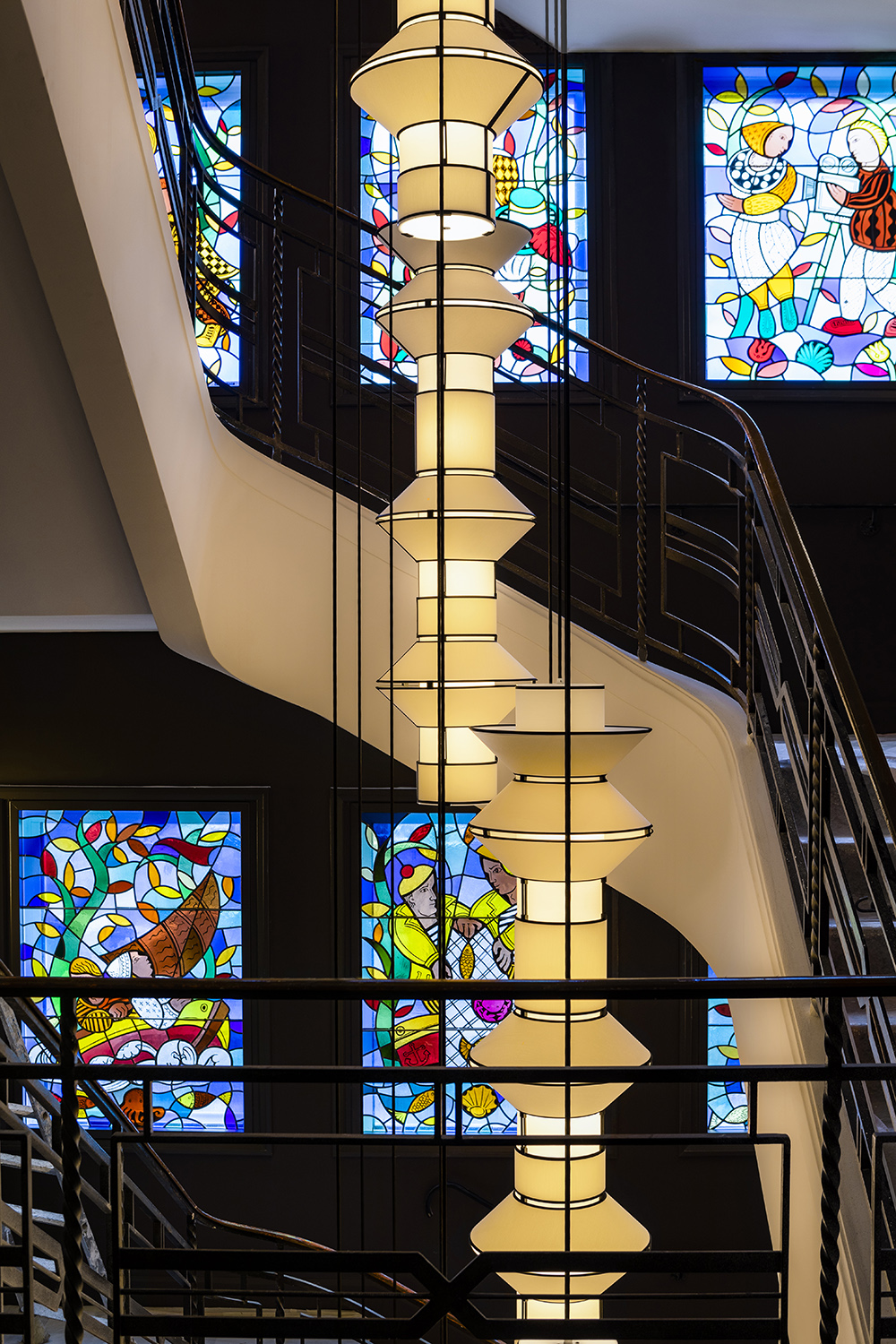 Pendant small Tower Art Deco style White and Black Made in France